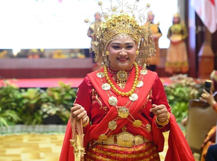 Cut Rezky Handayani: Busana Adat Aceh Besar Jadi Inspirasi Pada ...